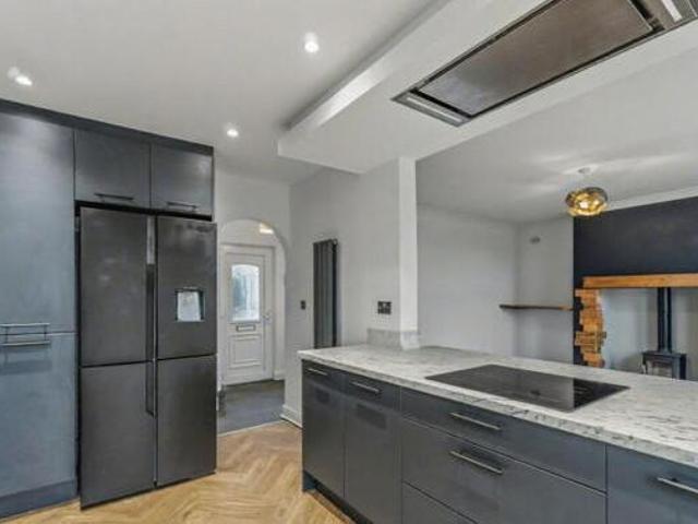 High Road, Thornhill, 3 Bedroom Semi detached