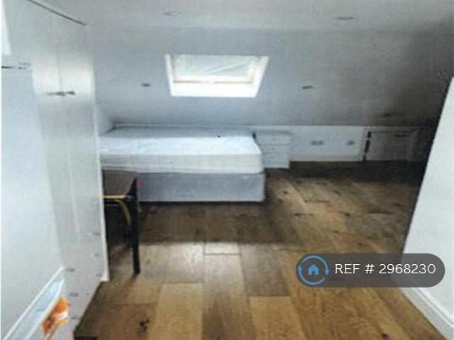 High St North, London, E12 Studio to rent £1,275 pcm £294 pw