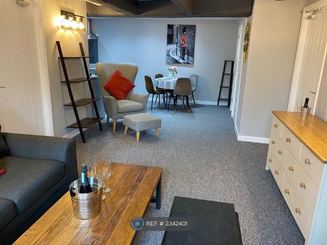 High St, Northampton NN7, 2 bed flat to rent, £1,995 pcm | PrimeLocation