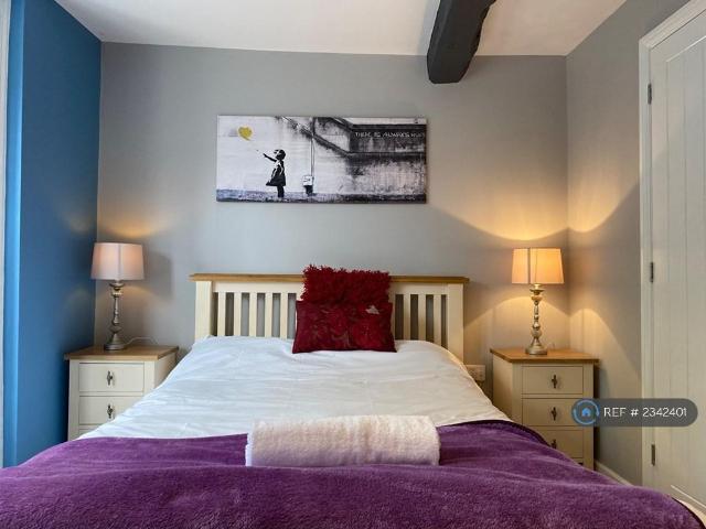 High St, Northampton, NN7 2 bed flat to rent £1,495 pcm £345 pw