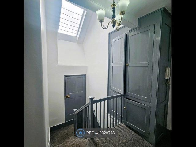 High St, Andover SP10, 2 bed flat to rent, £1,300 pcm | PrimeLocation
