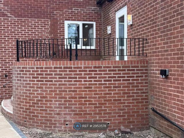 High St, Brierley Hill DY5, Room to rent, £650 pcm | PrimeLocation