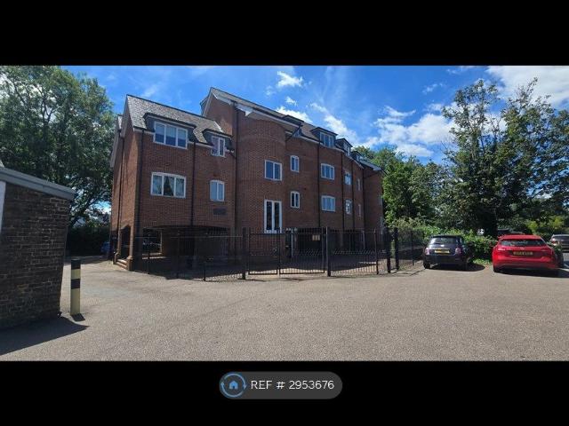 High St, Edenbridge TN8, 2 bed flat to rent, £1,325 pcm | PrimeLocation