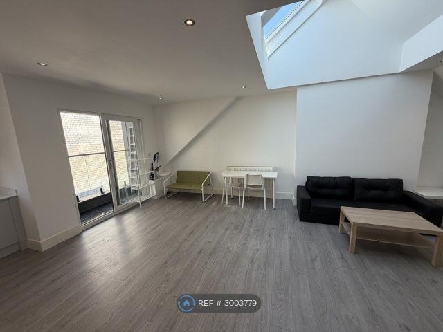 High St, Epsom KT19, 2 bed flat to rent, £1,995 pcm | PrimeLocation
