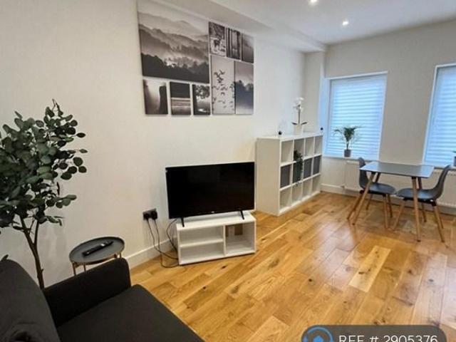 High St, London, E15 1 bed flat to rent £1,700 pcm £392 pw