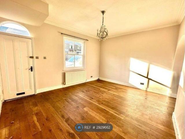 High St, London NW7, 2 bed semi detached house to rent, £2,100 pcm | PrimeLocation