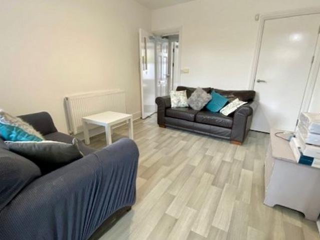 High Standard Five Bedroom House for Group of 4!