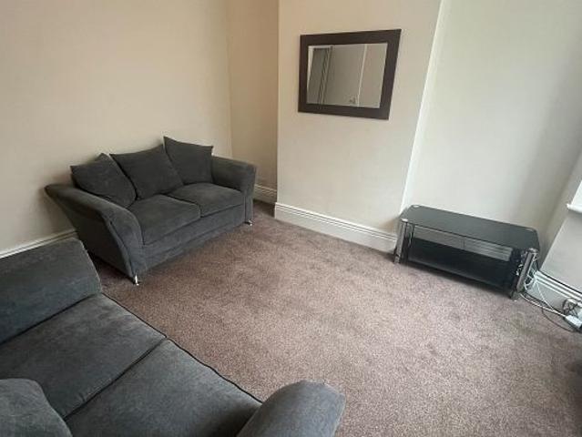 High Standard Four Bedroom Student Property NOW AVAILABLE TO GROUPS OF THREE