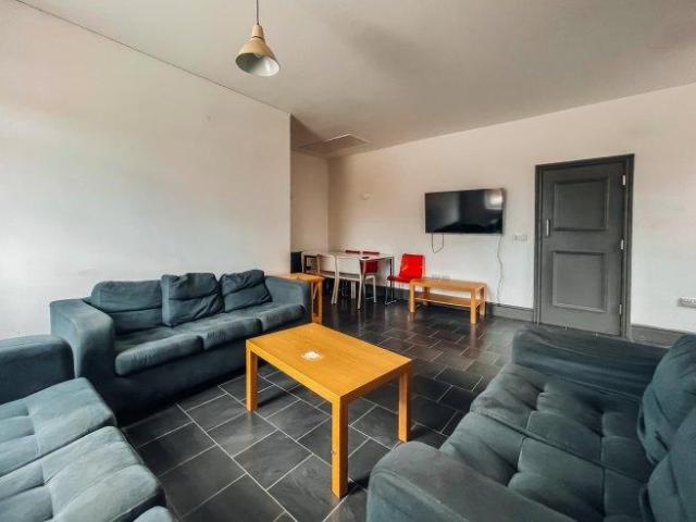 High Street 7 bed house share to rent £4,550 pcm £1,050 pw