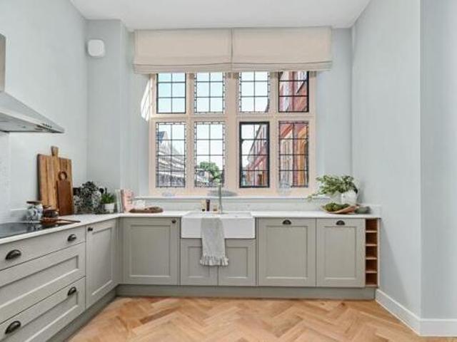 High Street, 1 Bedroom Flat