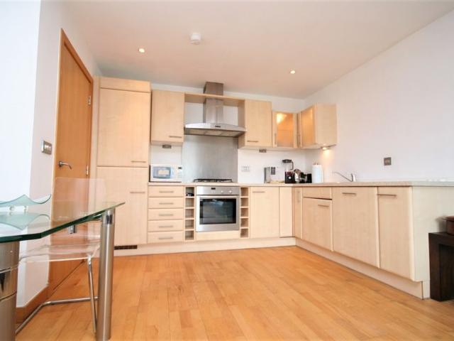 High Street, 2 Bed Furnished Executive Apartment, Merchant City – LET AGREED