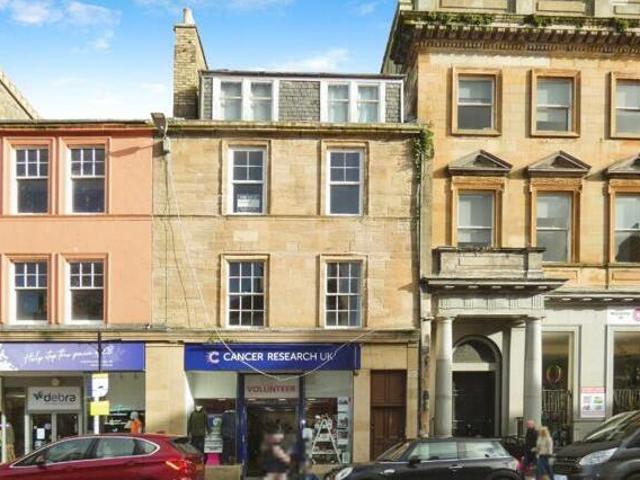 High Street, 2 Bedroom Flat