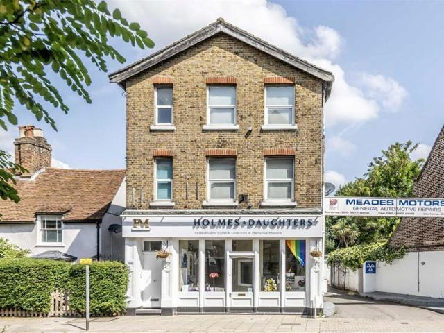 High Street, Teddington TW11 1 bed flat to rent £1,950 pcm £450 pw