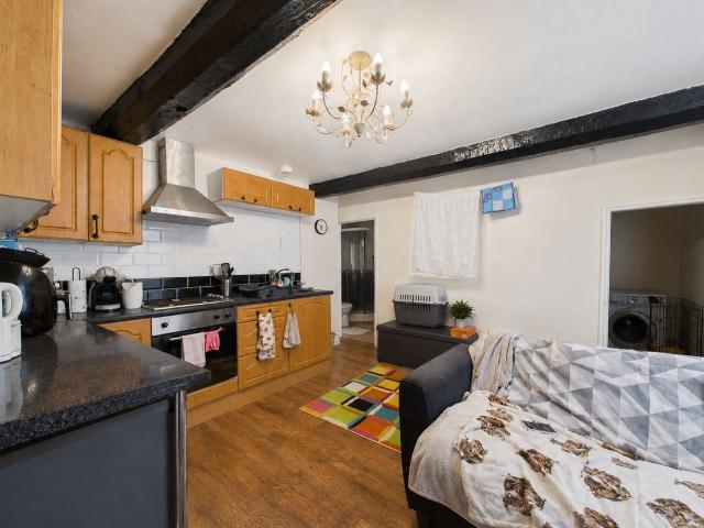 High Street, Tewkesbury, Gloucestershire GL20, 1 bed flat to rent, £675 pcm | PrimeLocation