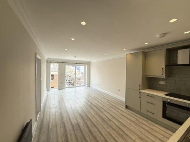 High Street The Parade, Watford WD17, 2 bed flat to rent, £1,700 pcm | PrimeLocation