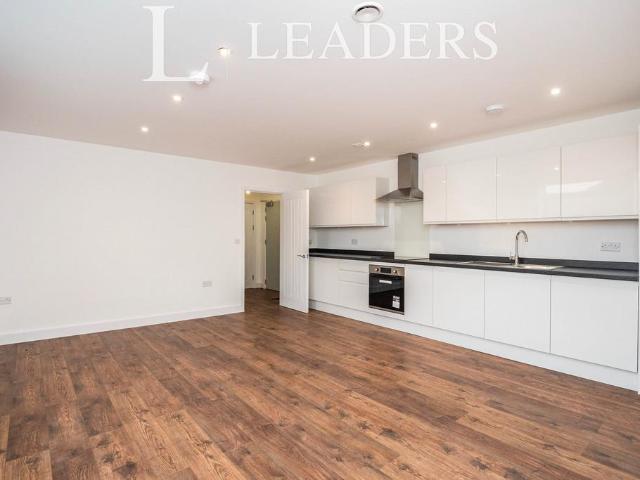 High Street, TN9 Studio to rent £1,000 pcm £231 pw