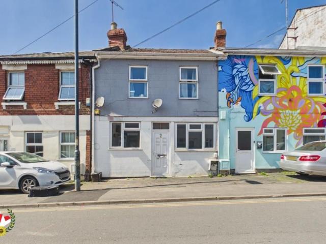 High Street, Tredworth, Gloucester GL1, 2 bed flat to rent, £850 pcm | PrimeLocation