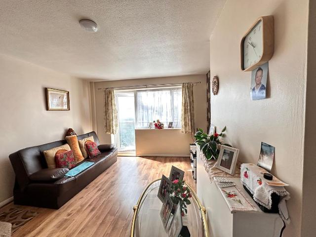 High Street UB3, 2 bed terraced house to rent, £1,825 pcm | PrimeLocation