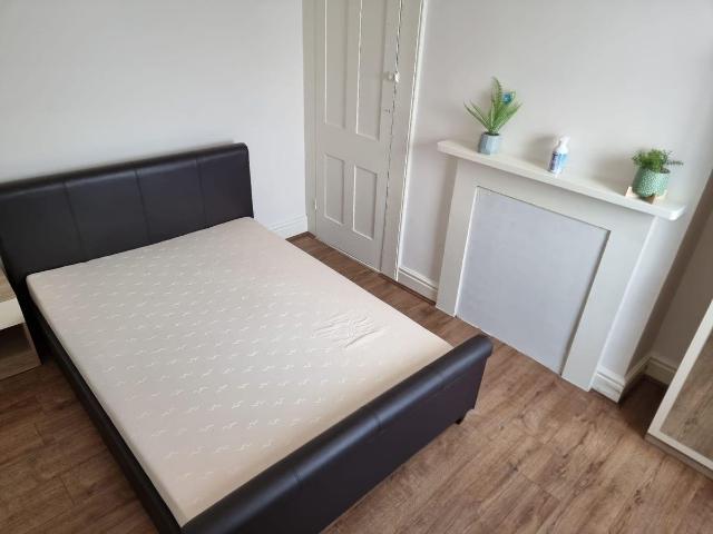 High Street UB3, Room to rent, £650 pcm | PrimeLocation
