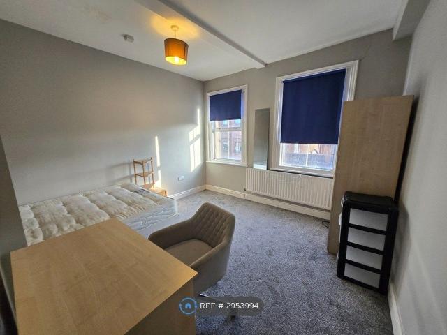 High Street, Uxbridge UB8, Room to rent, £850 pcm | PrimeLocation