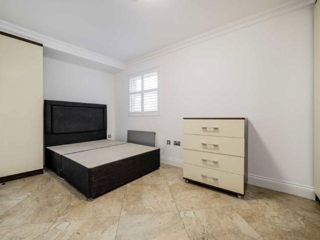 High Street, W3, London