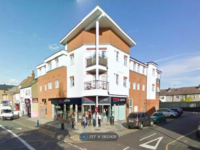High Street, Waltham Cross EN8, 2 bed flat to rent, £1,650 pcm | PrimeLocation