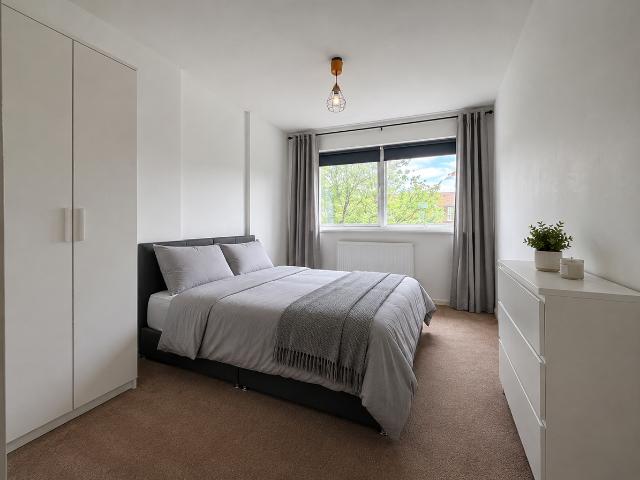 High Street, Waltham Cross EN8, Room to rent, £650 pcm | PrimeLocation