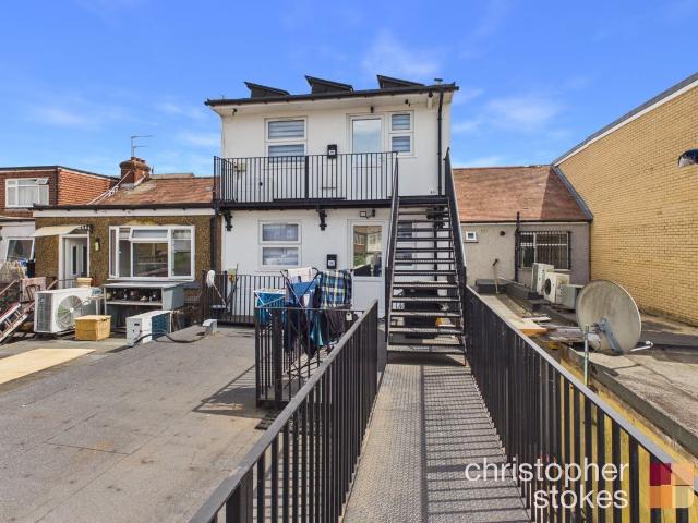 High Street, Waltham Cross, Hertfordshire EN8, 2 bed flat to rent, £1,800 pcm | PrimeLocation