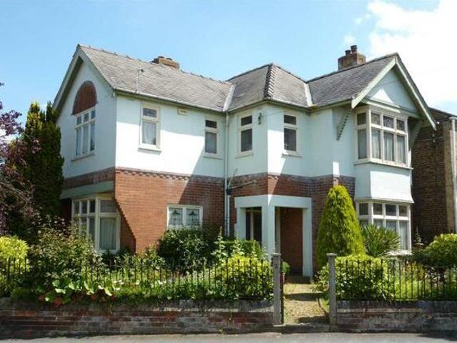 High Street, Waltham, 4 Bedroom Detached