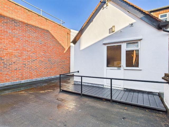 High Street, Walton On Thames KT12, 3 bed flat to rent, £1,595 pcm | PrimeLocation