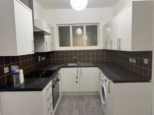 High Street, Watford WD17, 2 bed flat to rent, £1,500 pcm | PrimeLocation