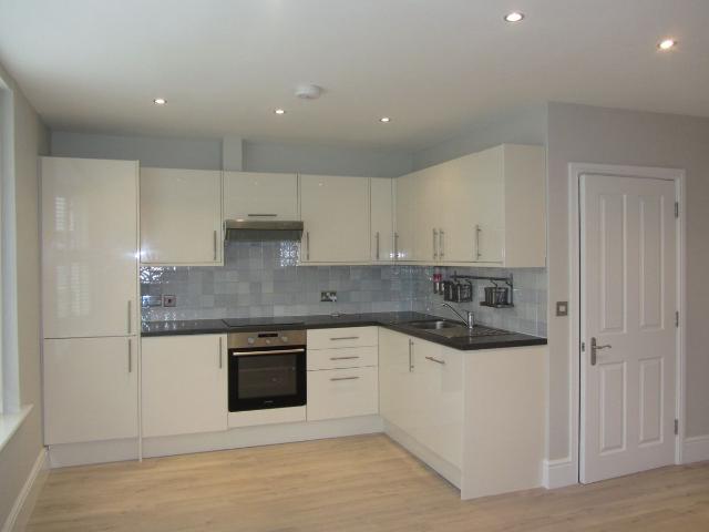 High Street, Weybridge KT13, 1 bed flat to rent, £1,250 pcm | PrimeLocation