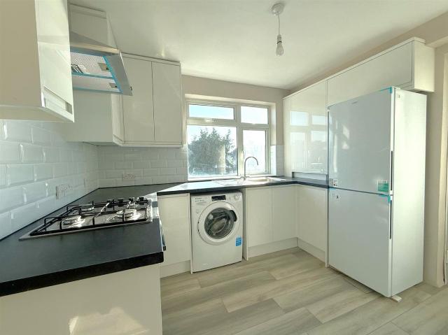 High Street, Whitton TW2, 2 bed flat to rent, £1,600 pcm | PrimeLocation