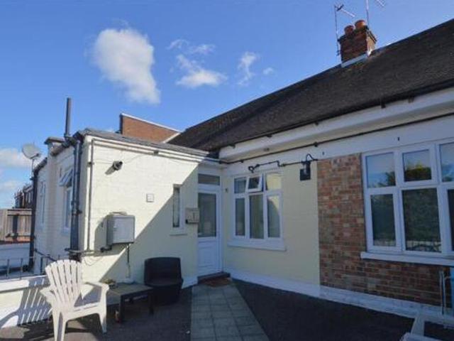 High Street, Whitton, 4 Bedroom Flat
