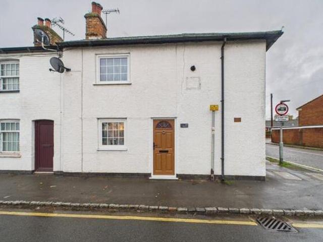High Street, Wing, 2 Bedroom End