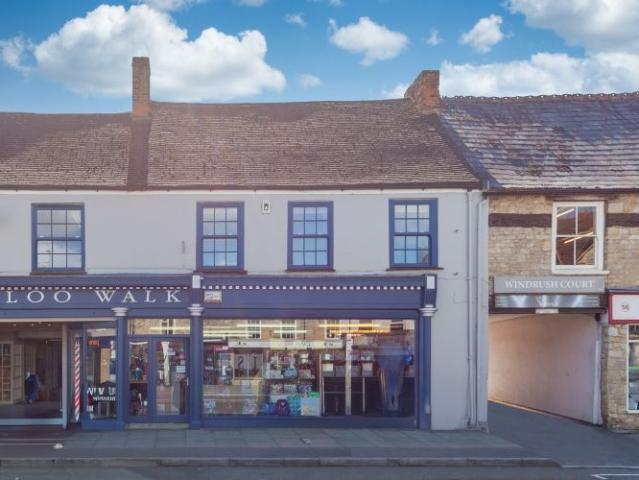 High Street, Witney OX28, 2 bed flat to rent, £1,250 pcm | PrimeLocation