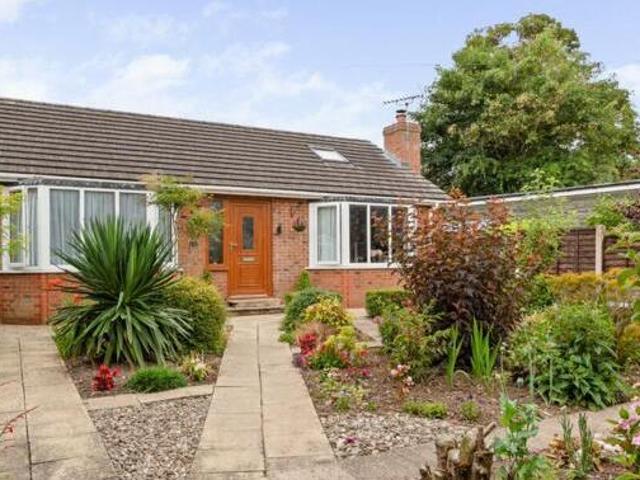 High Street, Wootton, 2 Bedroom Bungalow