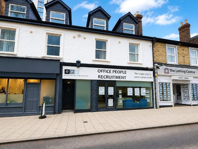High Street, Woking, Surrey GU21, 1 bed flat to rent, £1,000 pcm | PrimeLocation