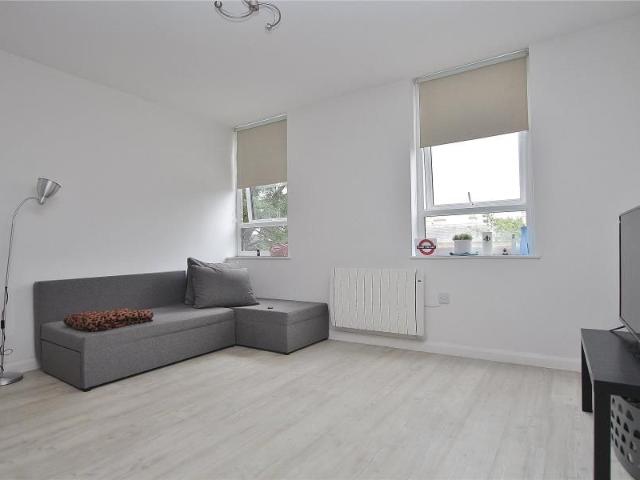 High Street, Woking, Surrey, GU21