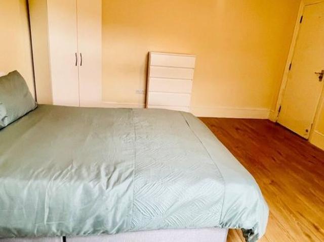 High Street, Yiewsley, West Drayton UB7, Room to rent, £900 pcm | PrimeLocation