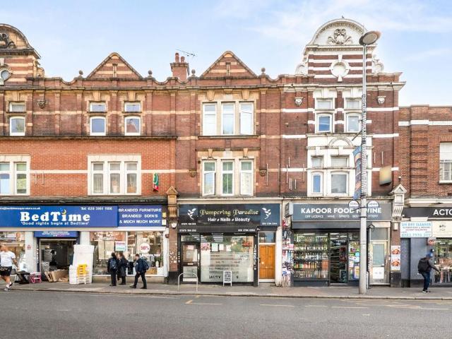 High Street, Acton, W3 1 bed flat to rent £1,650 pcm £381 pw