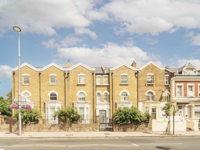 High Street, Acton W3, Studio to rent, £1,300 pcm | PrimeLocation
