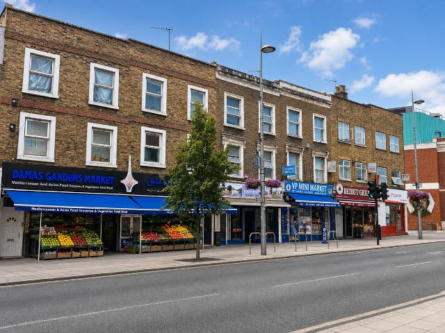 High Street, Acton, London W3, 3 bed flat to rent, £2,550 pcm | PrimeLocation