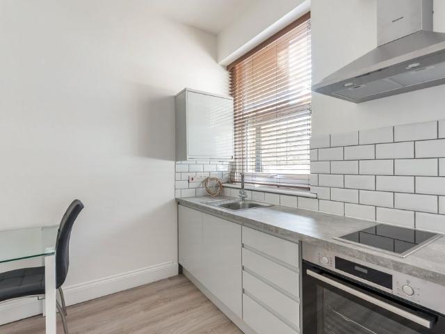 High Street, Acton, London, W3