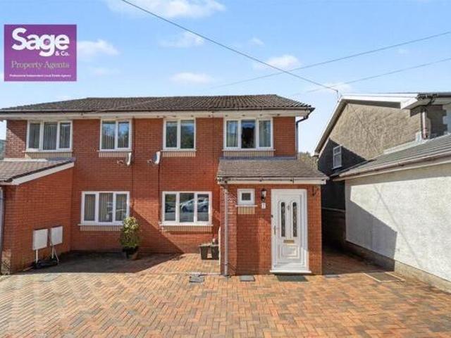 High Street, Abercarn, 3 Bedroom Semi detached