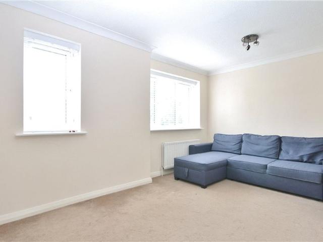 High Street, Addlestone, Surrey, KT15 1UP