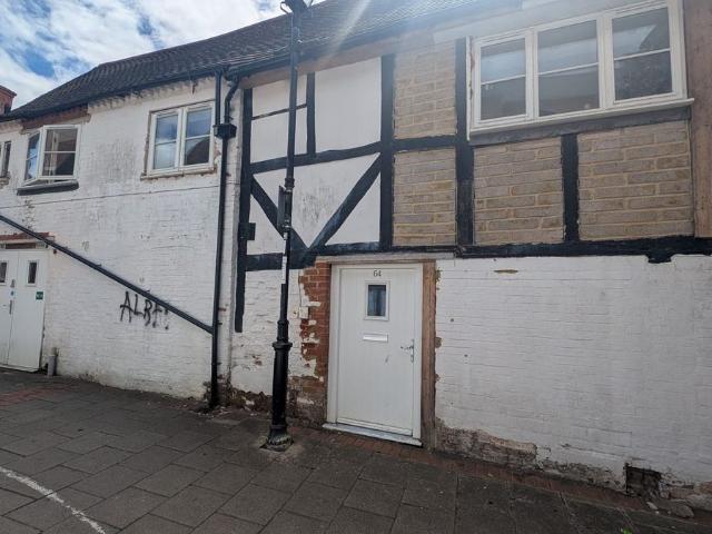 High Street, Andover, Hampshire SP10, 1 bed flat to rent, £850 pcm | PrimeLocation