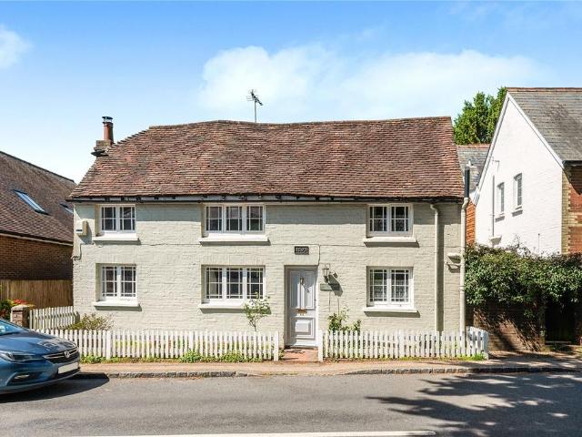 High Street, Ardingly 3 bed detached house to rent £2,300 pcm £531 pw