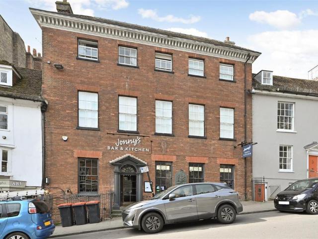 High Street, Arundel 1 bed flat to rent £1,095 pcm £253 pw
