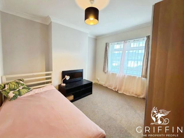 High Street, Aveley, South Ockendon, RM15